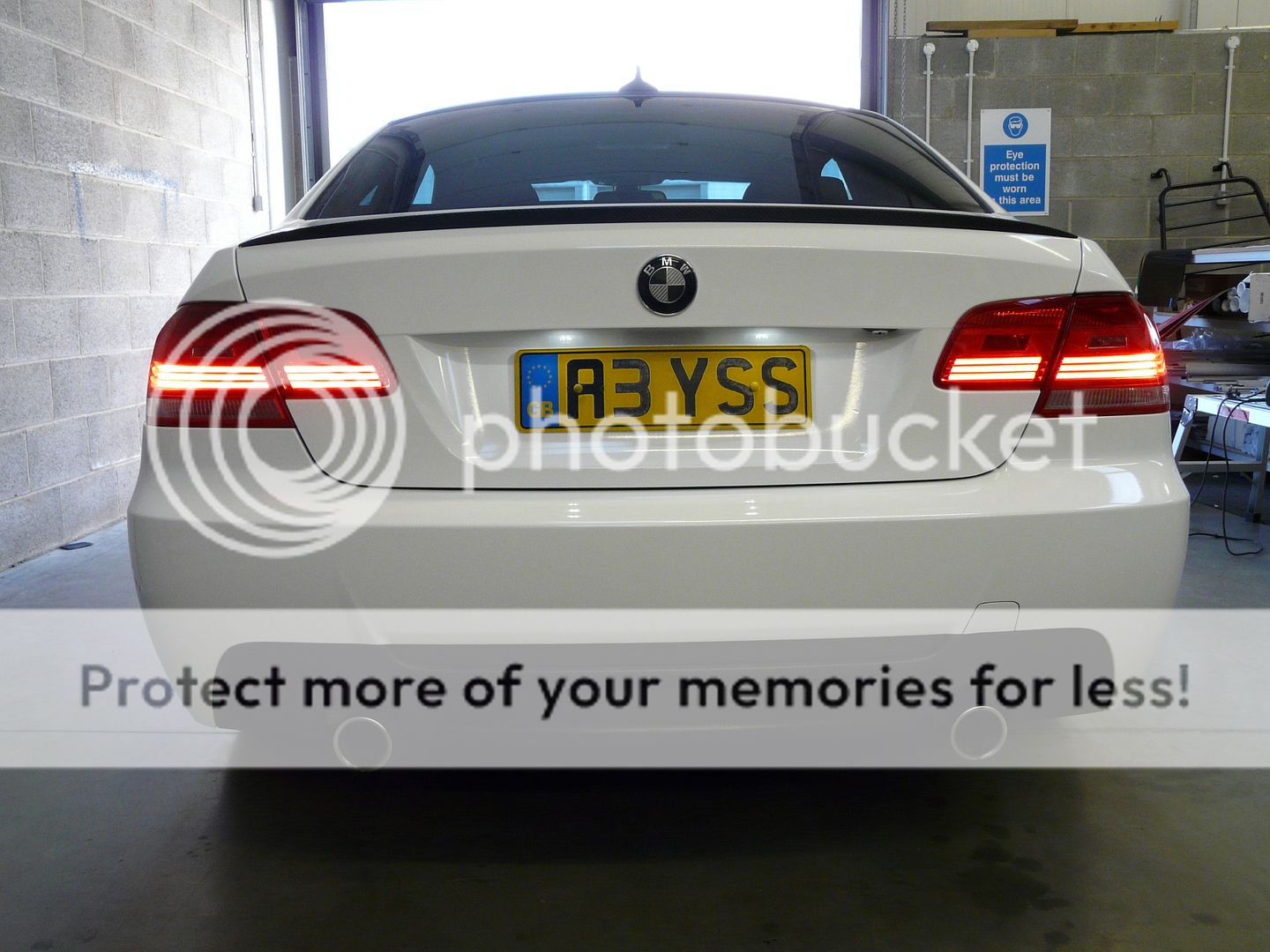 BMW 335D Vinyl Wrap - Gloss white/Carbon c/o Totally Dynamic In Leeds ...